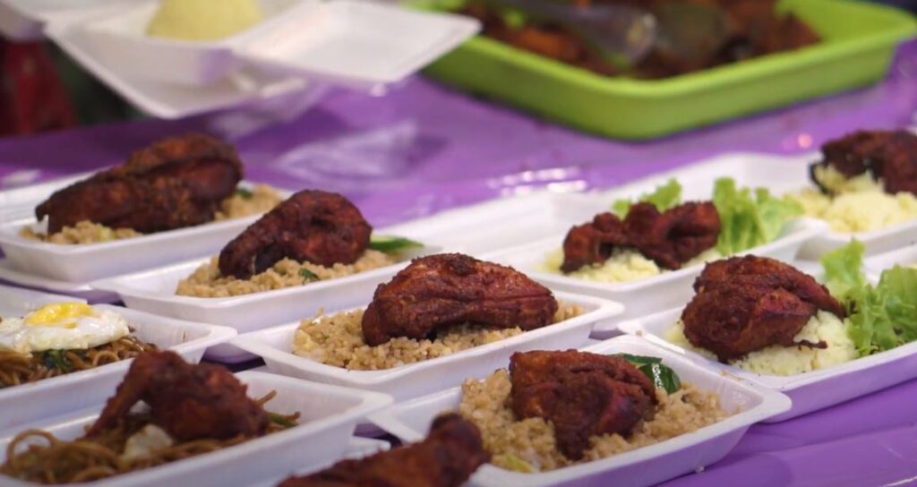 Golden Hills Night Market in Cameron Highlands, Brinchang – Puri & Sue ...